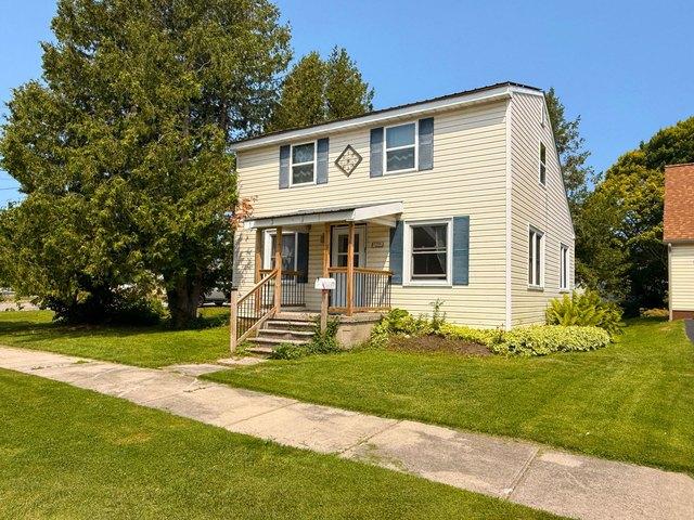 299 McCann St, Saint Ignace, MI 49781