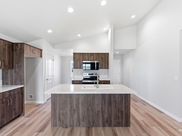 299 N Tideberry Ave