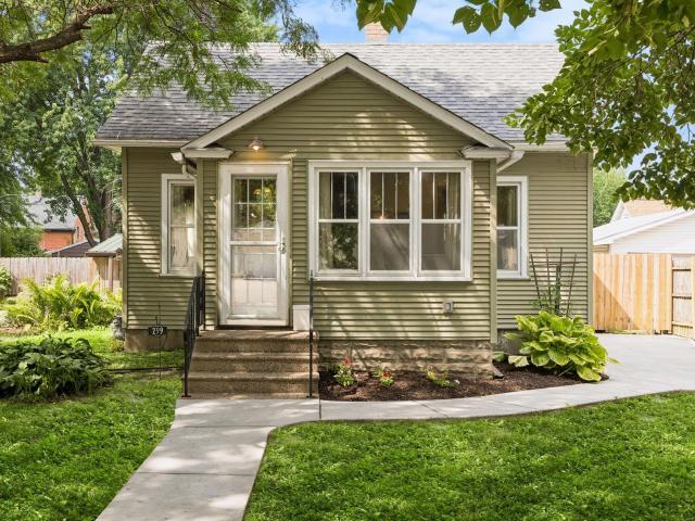 299 Sidney Street W