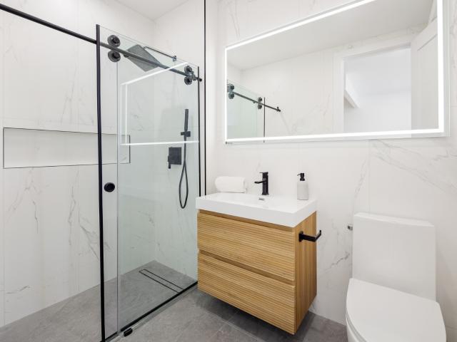 299 Stockholm Street 1 F