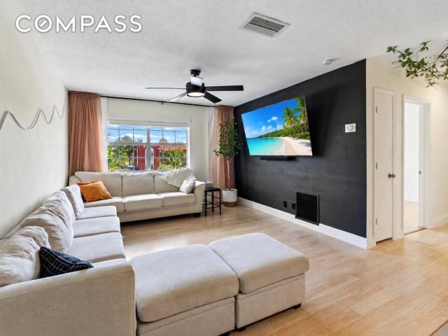 299 SW 7th St 2060, Boca Raton, FL