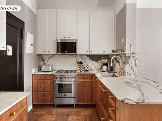 299 W 12th St Apt 1F, New York, NY 10014