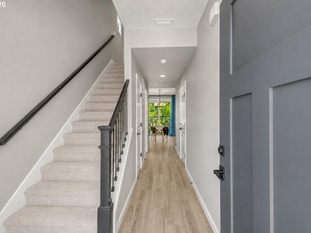 299 w maple st