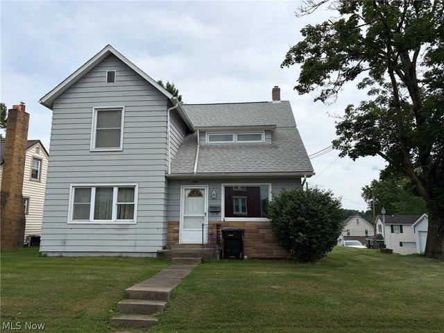 299 W Martin St, East Palestine, OH 44413