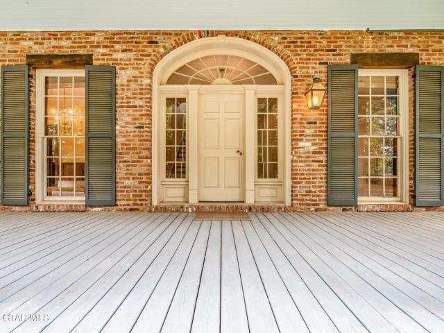 299 Thurston Lake