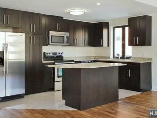 29 1st St #607 Hackensack, NJ 07601