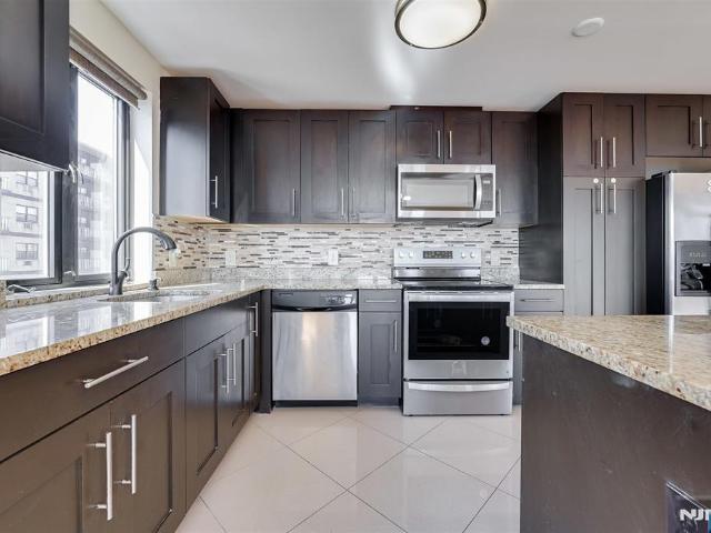 29 1st Street # 701