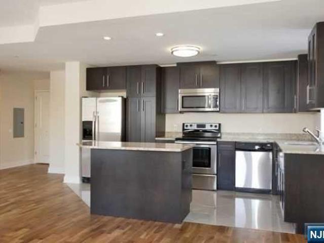 29 1st Street # 807