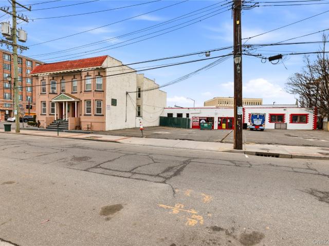 29 & 21 23 Broadway