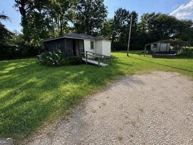 29 2nd Ave, West Point, GA 31833