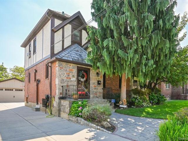 29 33 st, Flushing, NY 11358
