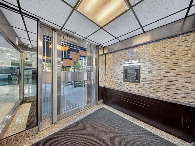 29 30 th Street 3K