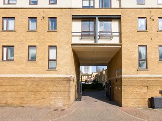 29 30 Vantage Mews, London, E14 9NY, United Kingdom | 2 bed apartment for rent #167773480 | Rentberry