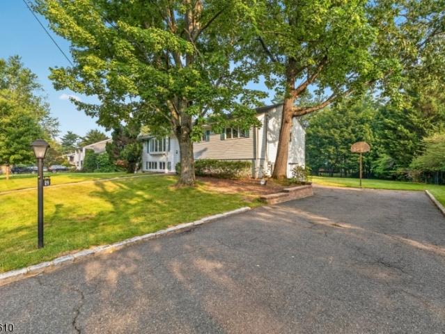 29 Tiffany Dr
