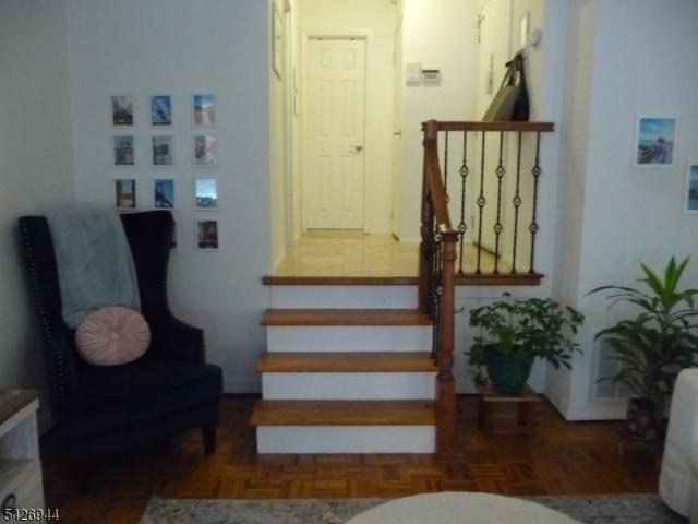 29 Up Mountain Ave, Unit 2, Montclair, NJ 07042 | MLS #4023