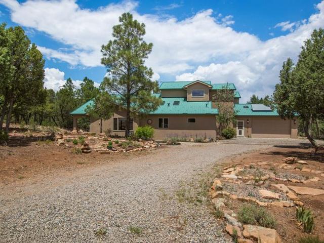 29 Upper Juan Tomas Rd, Tijeras, NM 87059