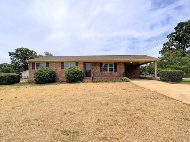 29 Venus St, Inman, SC 29349