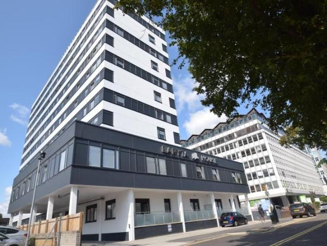 29 Victoria Avenue, Southend On Sea, Essex SS2, 2 bed flat to rent, £1,475 pcm | PrimeLocation