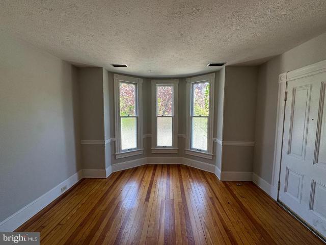 29 W. Leicester St