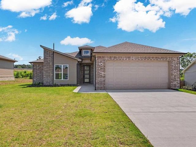 29 Walnut Valley Dr, Little Rock, AR 72211