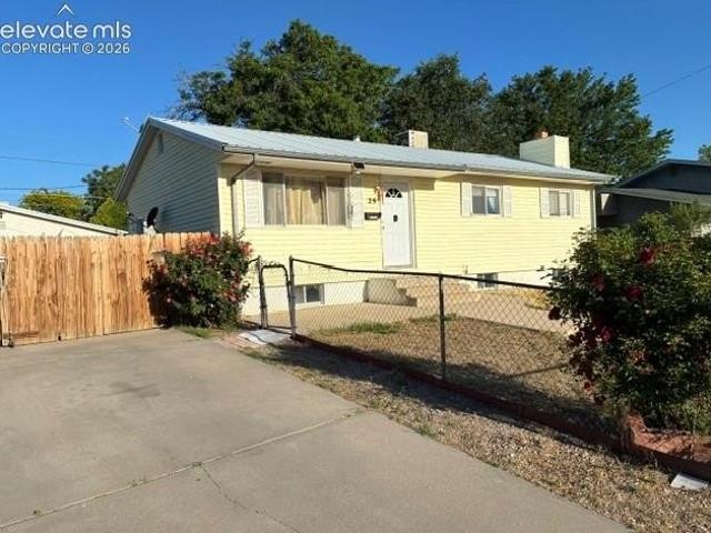 29 Wasatch Dr, Pueblo, CO 81005