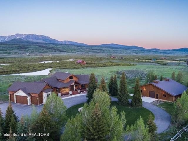 29 White Point Rd, Cora, WY 82925