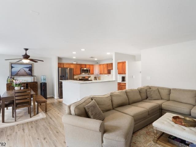 29 Winding Way