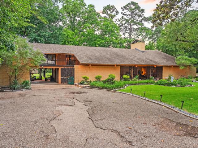 29 Winged Foot Drive