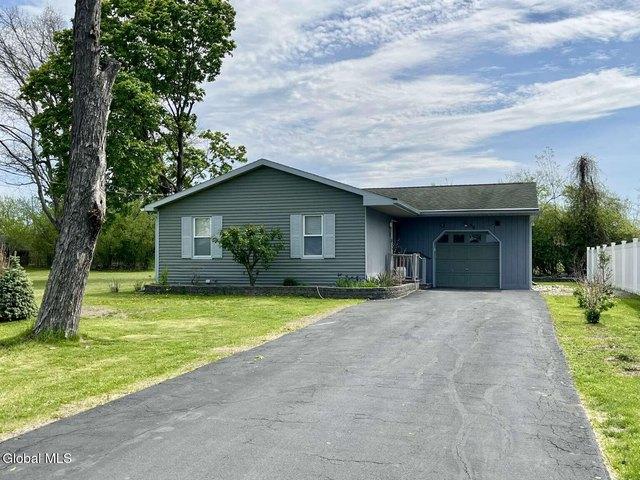 29 Woodlawn Ave, Rensselaer, NY 12144