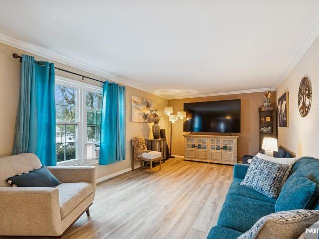 29 Woodside Drive