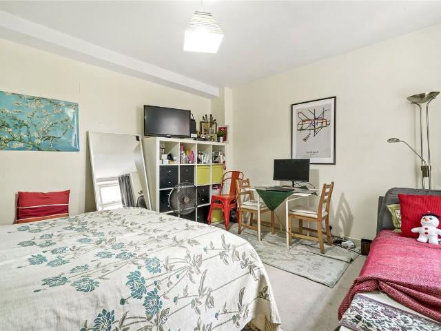 29 Abercorn Place, St John's Wood NW8, Studio to rent, £1,690 pcm | PrimeLocation