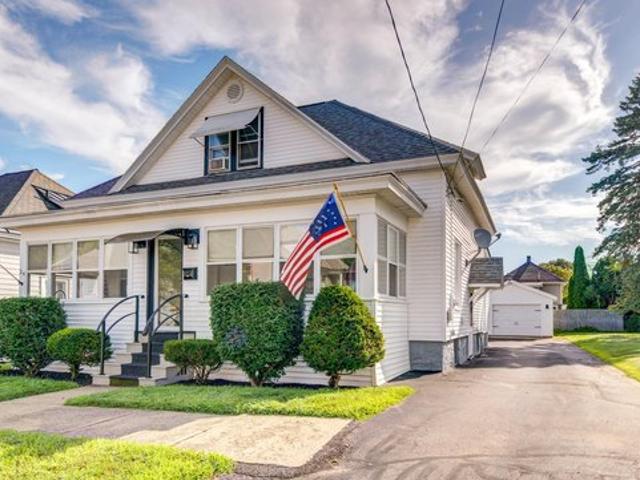 29 Almond St, Gloversville, NY 12078