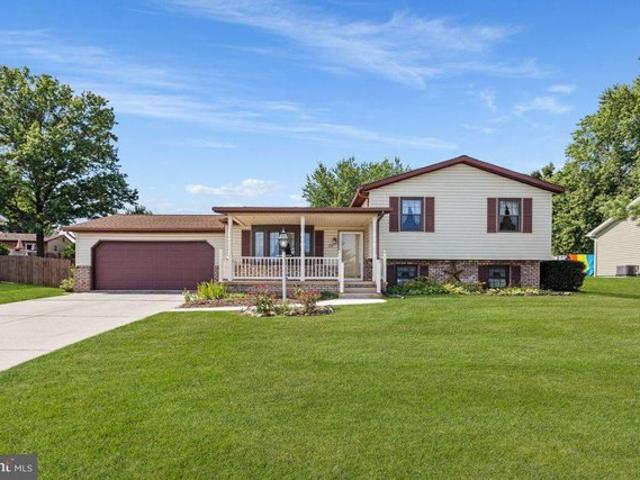 29 Allen Dr, Hanover, PA 17331