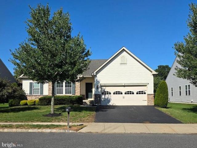 29 Applegate Dr, Florence, NJ 08518