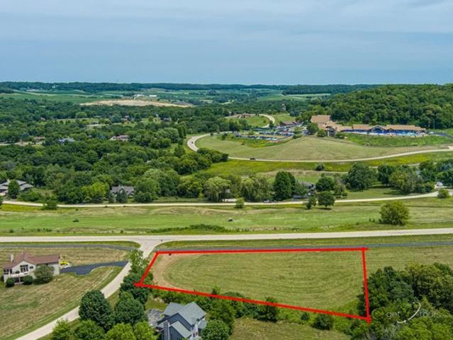 29 Augusta Dr, Galena, IL 61036