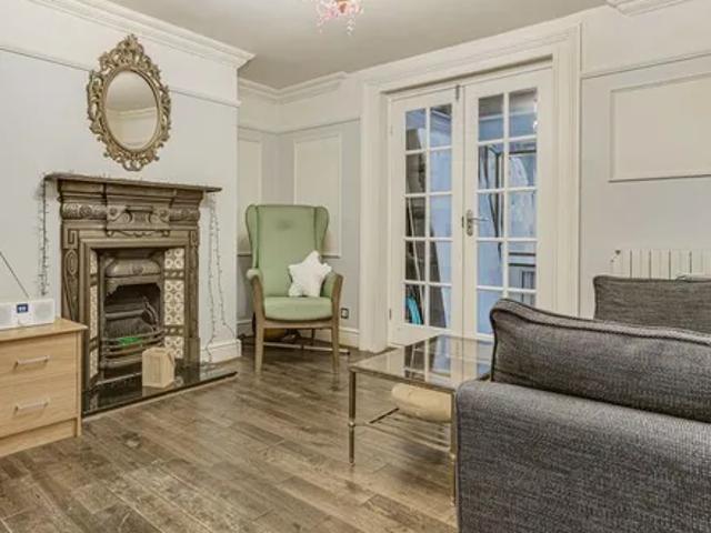 29 Barclay Road, London, SW6 1EJ, United Kingdom | 3 bed apartment for rent #139476342 | Rentberry