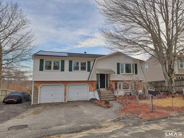 29 Bosse Rd, Waterbury, CT 06704