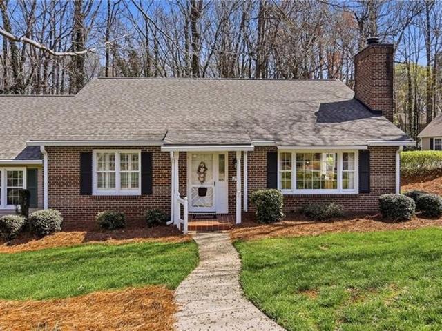 29 Brownstone Ln, Greensboro, NC 27410