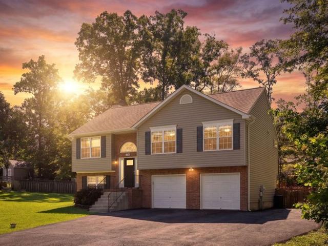 29 Breezy Hill Dr, Stafford, VA 22556