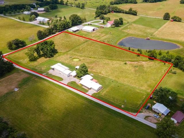 29 Bridle Ln, Stonefort, IL 62987