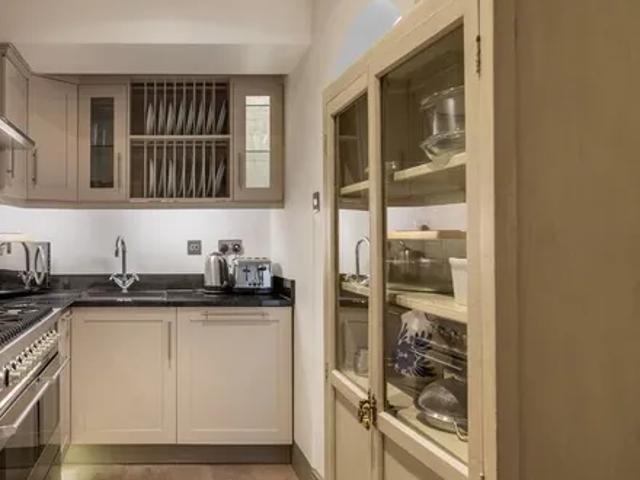 29 Brunswick Gardens | Studio apartment for rent #167053920 | Rentberry