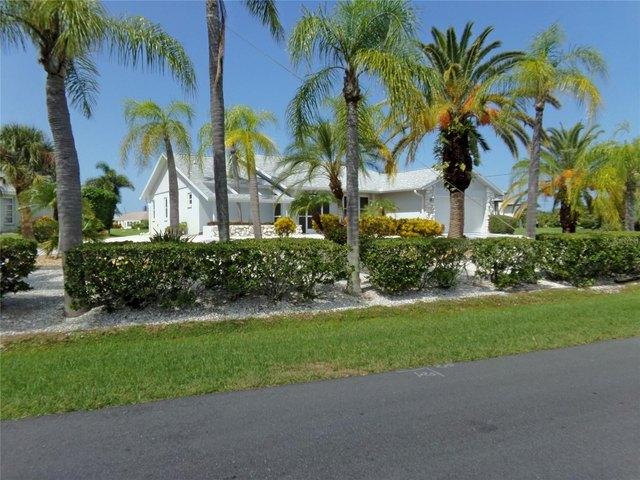 29 Bunker Ct, Rotonda West, FL 33947