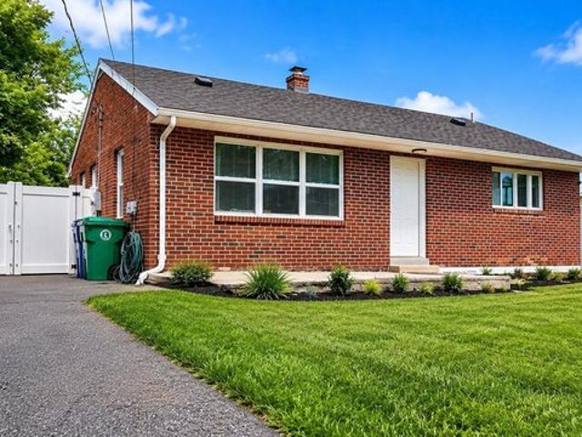 29 Carolyn St, Harrisburg, PA 17112