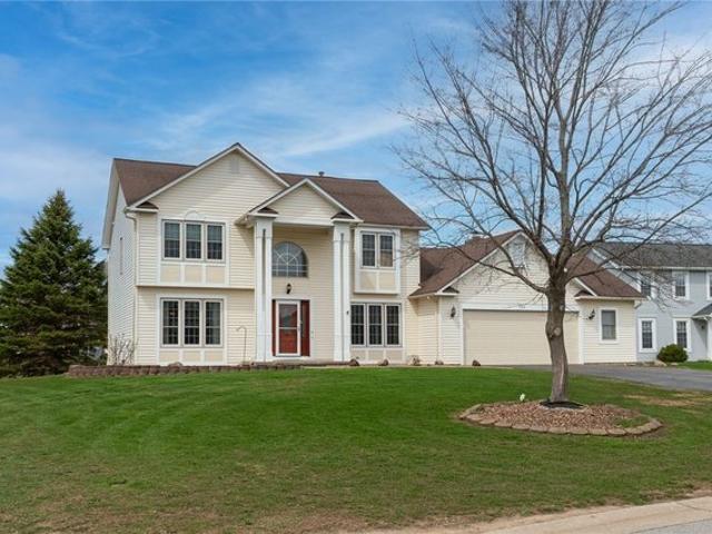 29 Cassandra Cir, Churchville, NY 14428