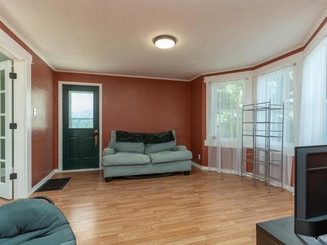 29 Center Avenue