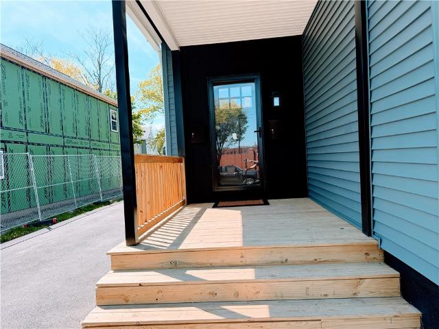 29 Chamberlain St