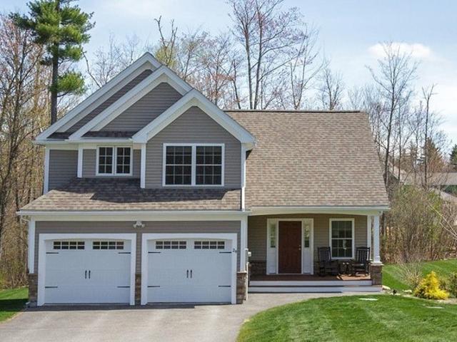 29 Churchill Dr, Hooksett, NH 03106