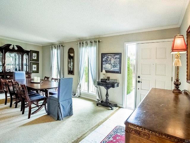 29 Coachlight Drive
