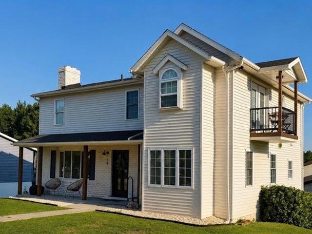 29 Colonial Dr, Hanover, PA 17331