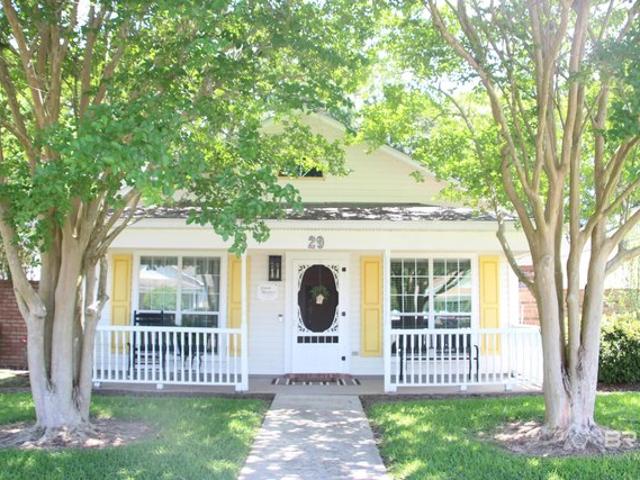 29 Cottage Dr, Fairhope, AL 36532